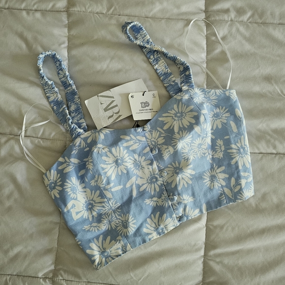 Zara | Tops | Zara Daisies Top S | Poshmark